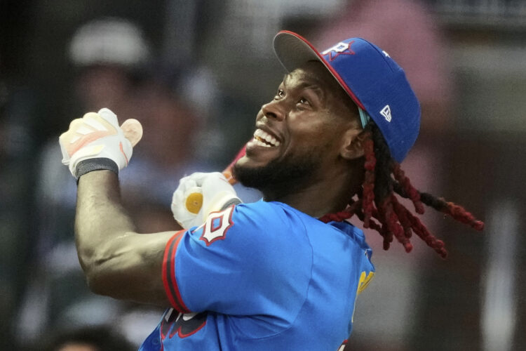 Raleigh becomes first catcher, switch-hitter to win HR Derby | News ...